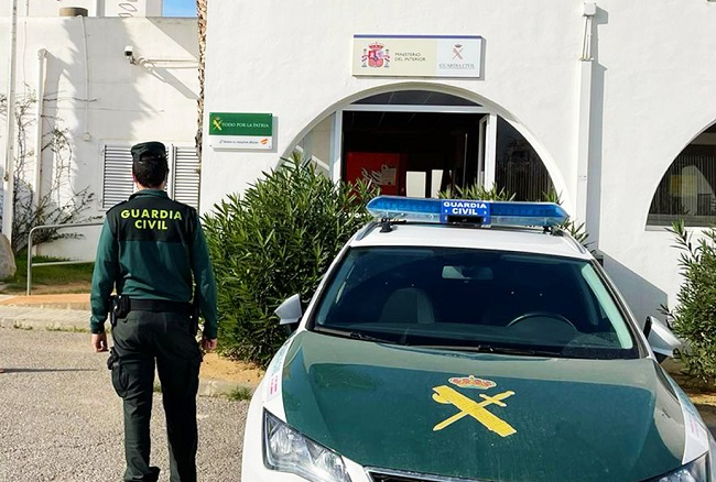 La Guardia Civil ha detenido al autor de varios robos con fuerza en interior de vehículos